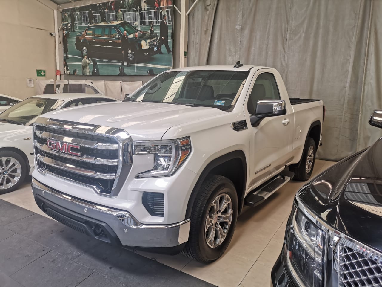 Vehículo Blindado de Lujo GMC Sierra 4x4 2021 con Blindaje Nivel VI/B7 ...